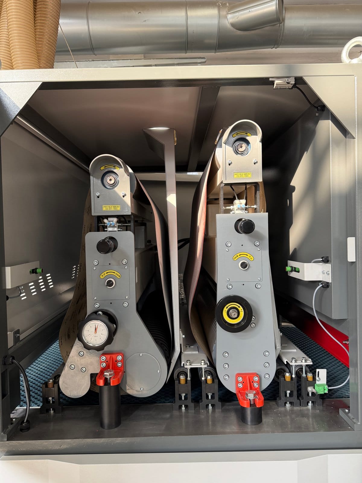 SRP1000 WIDE BELT SANDER - Qingdao Simon Machinery Co,.LTD